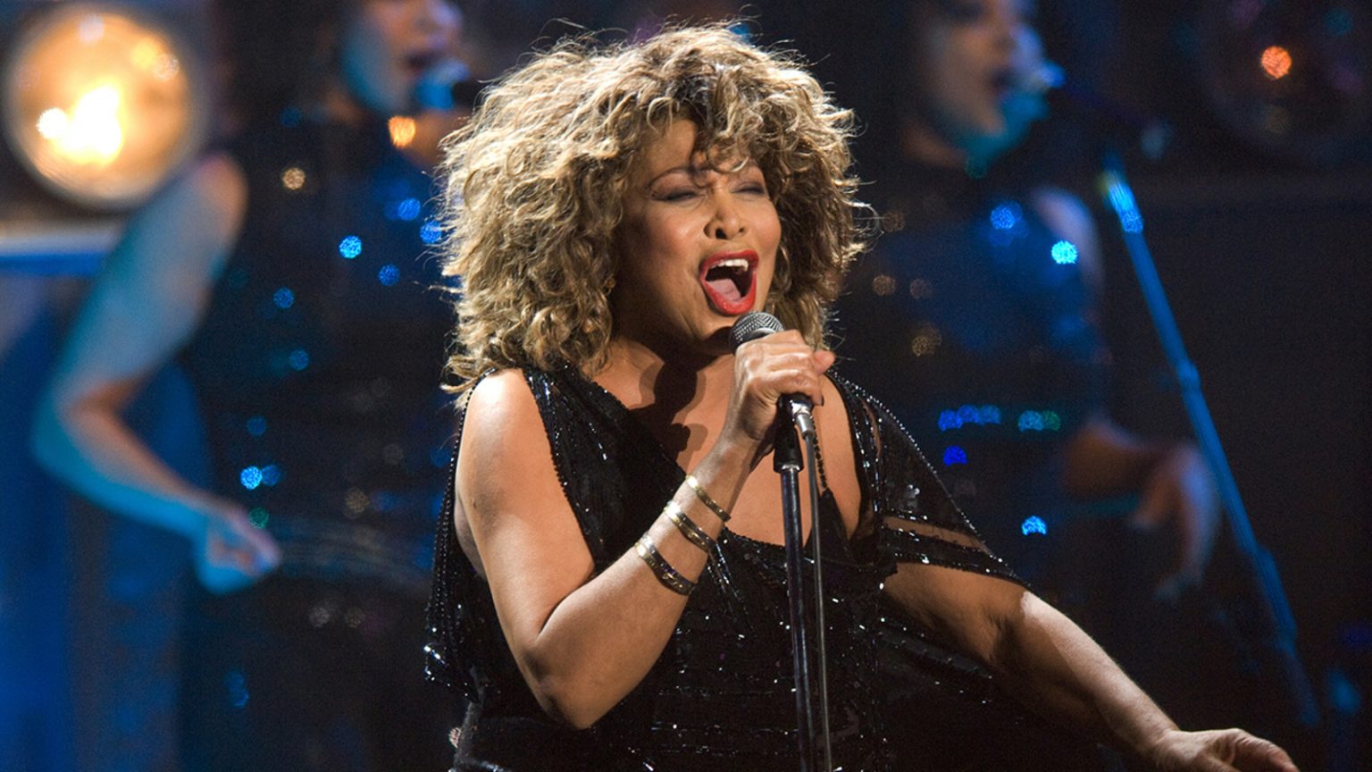 Watch Tina Turner and David Bowie performing Tonight