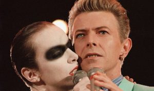 Annie Lennox And David Bowie Are A Match Made In Heaven Singing Under ...