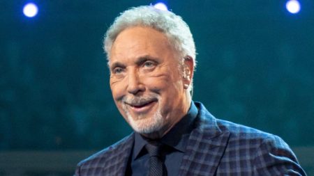 Tears in Sir Tom Jones’ eyes during emotional performance