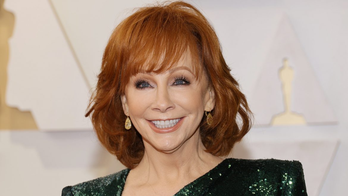 Reba McEntire Surprises Texas Shelter — What She Did Brought Everyone ...